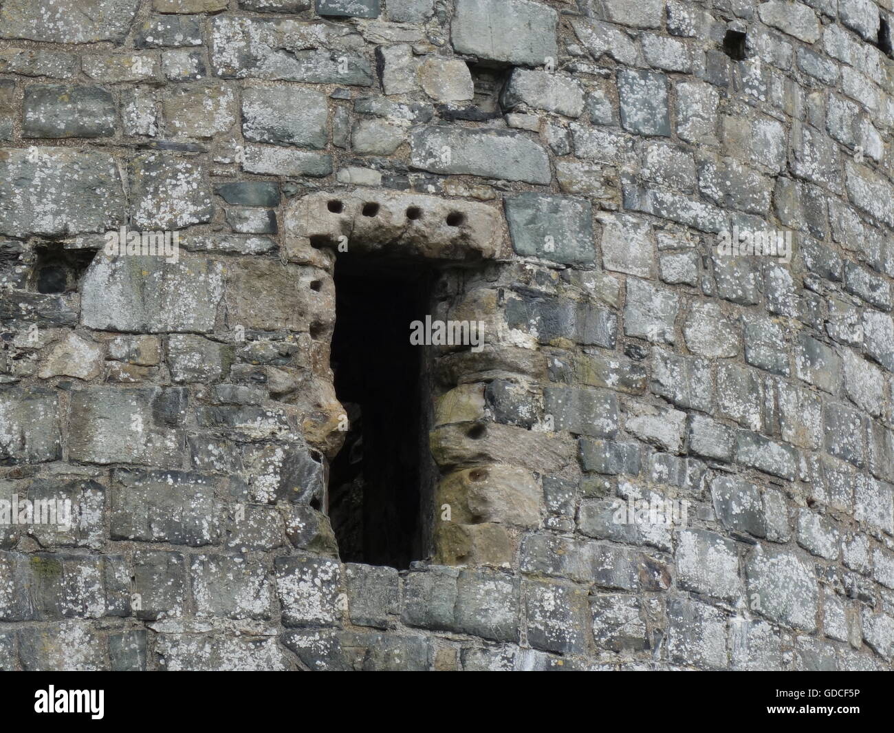 Archer window castle hi-res stock photography and images - Alamy