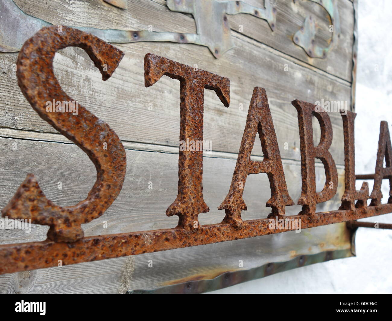 Rustic stables hi-res stock photography and images - Alamy