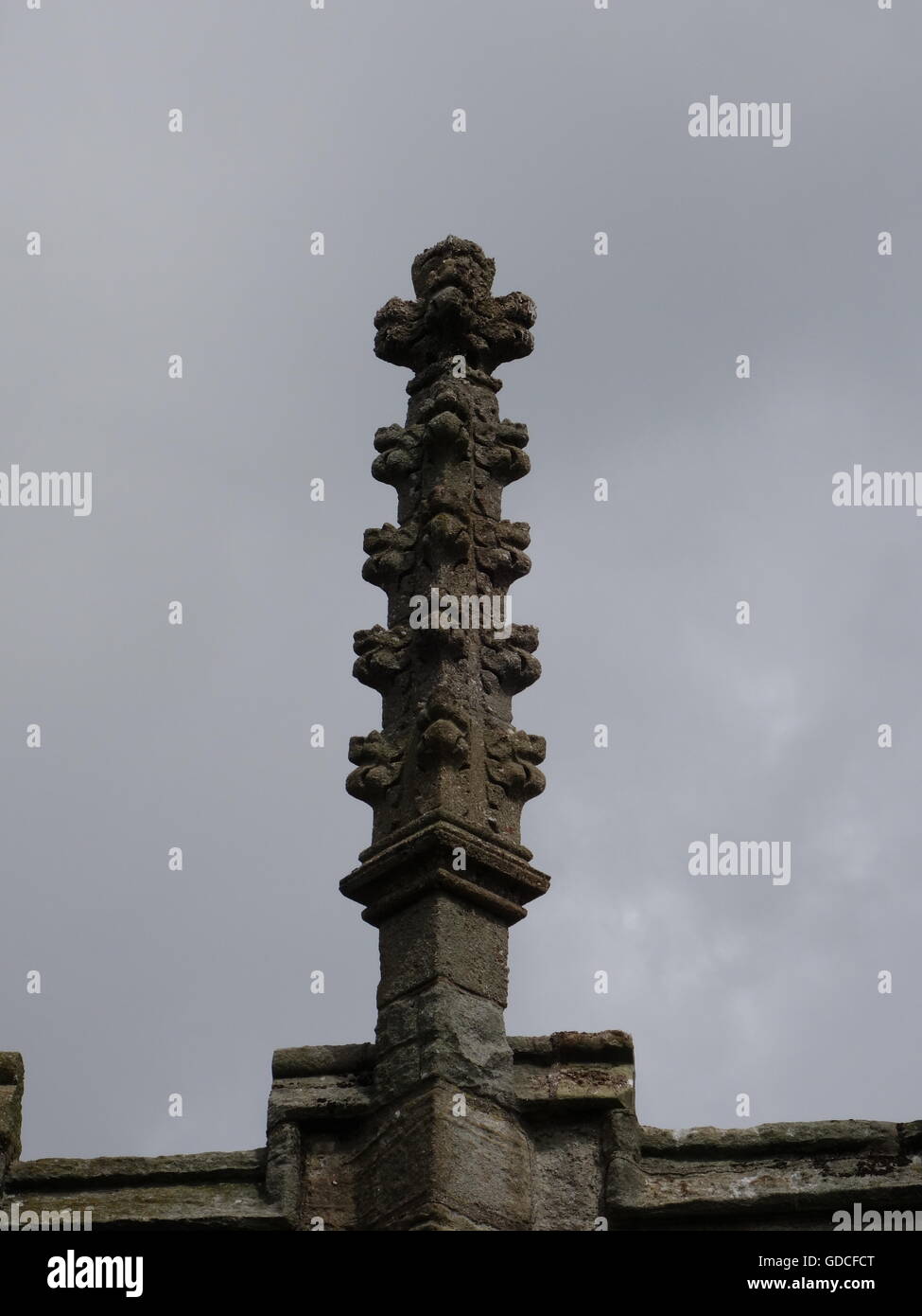 Medieval english gothic architecture hi-res stock photography and ...