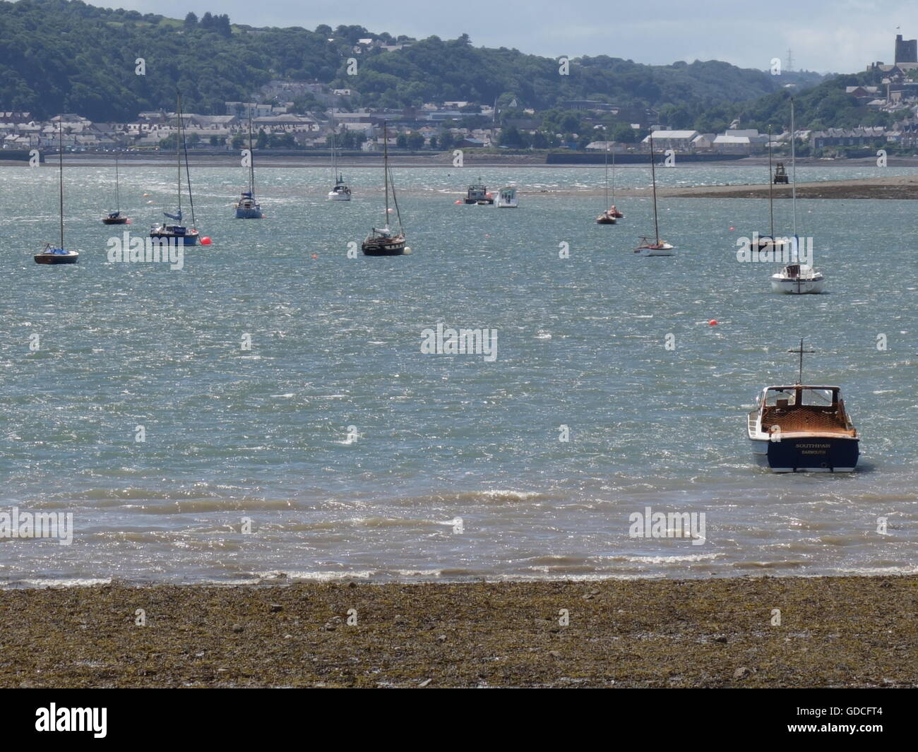 English ships in harbor hi-res stock photography and images - Alamy