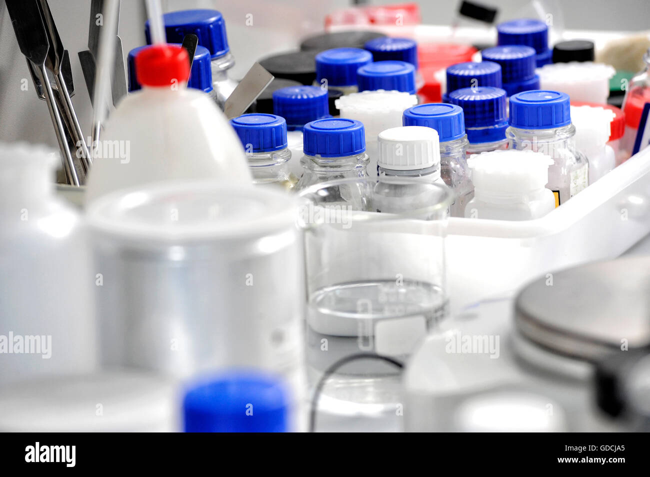 Glass bottles in laboratory hi-res stock photography and images - Alamy