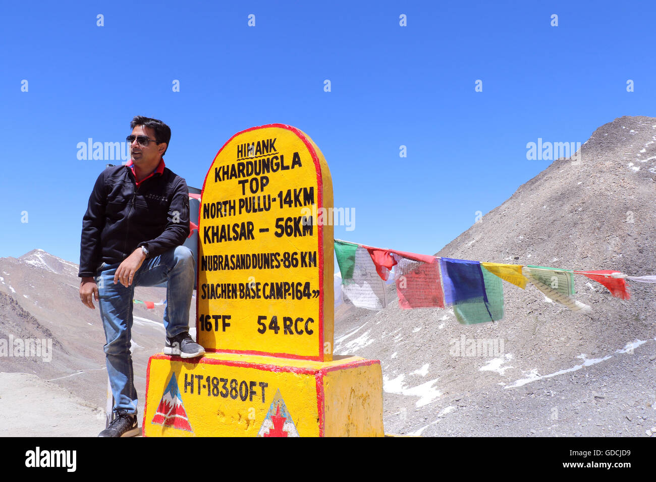 Khardungla pass hi-res stock photography and images - Alamy