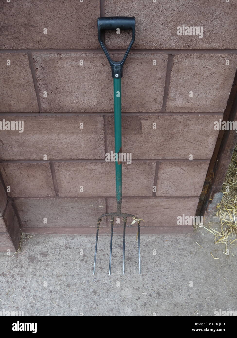 Mucking out the stables hi-res stock photography and images - Alamy