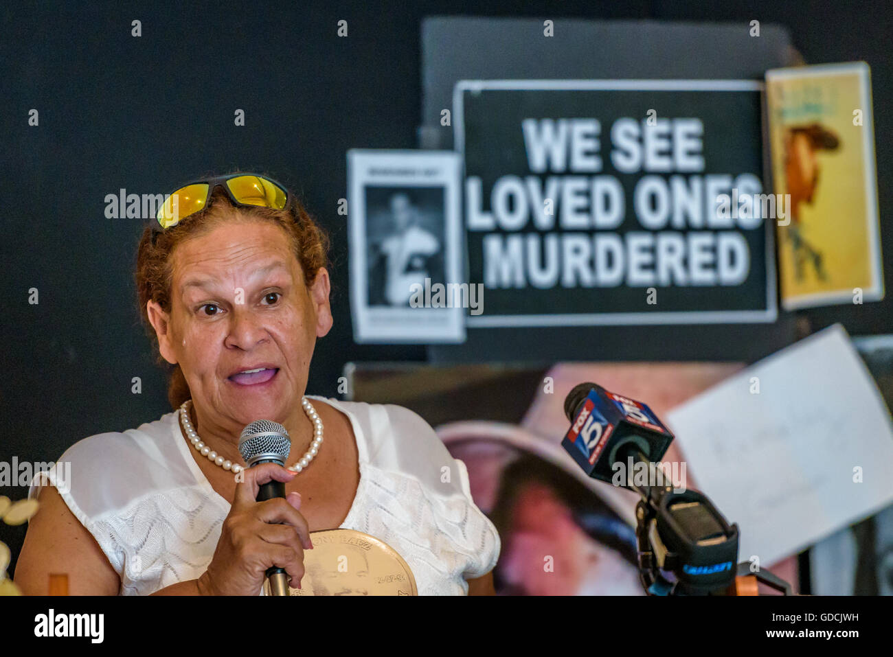 Iris Baez, Mother of Anthony Baez. Relatives of victims of police ...