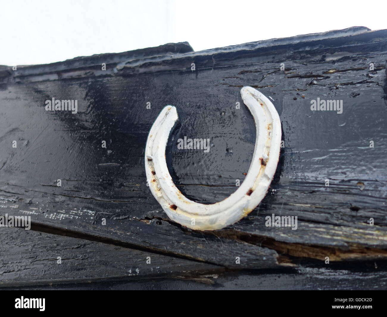 Rustic horseshoe hi-res stock photography and images - Alamy