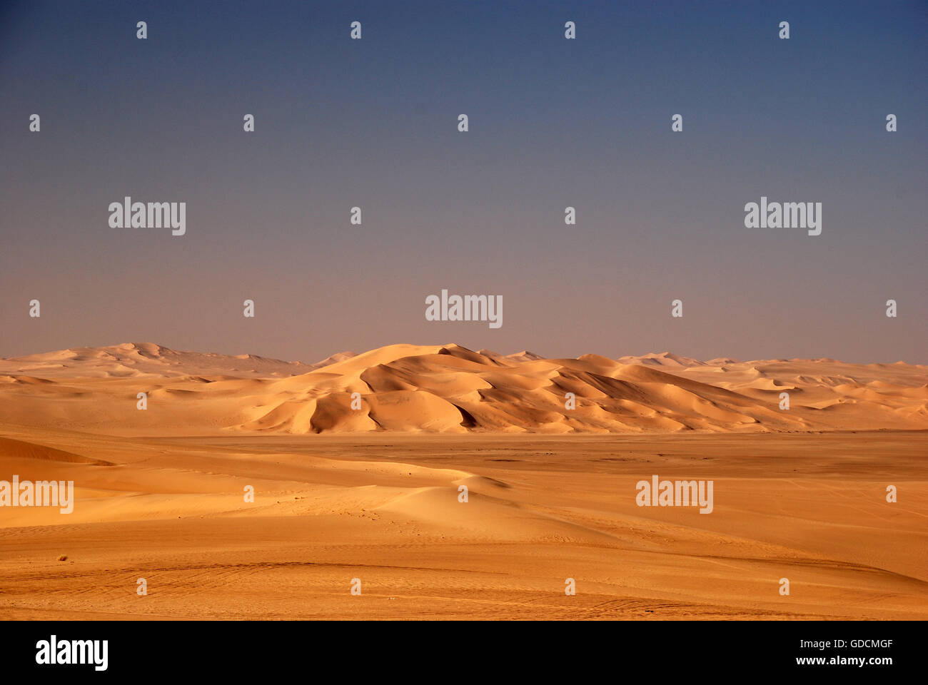 Panoramic desert view hi-res stock photography and images - Alamy