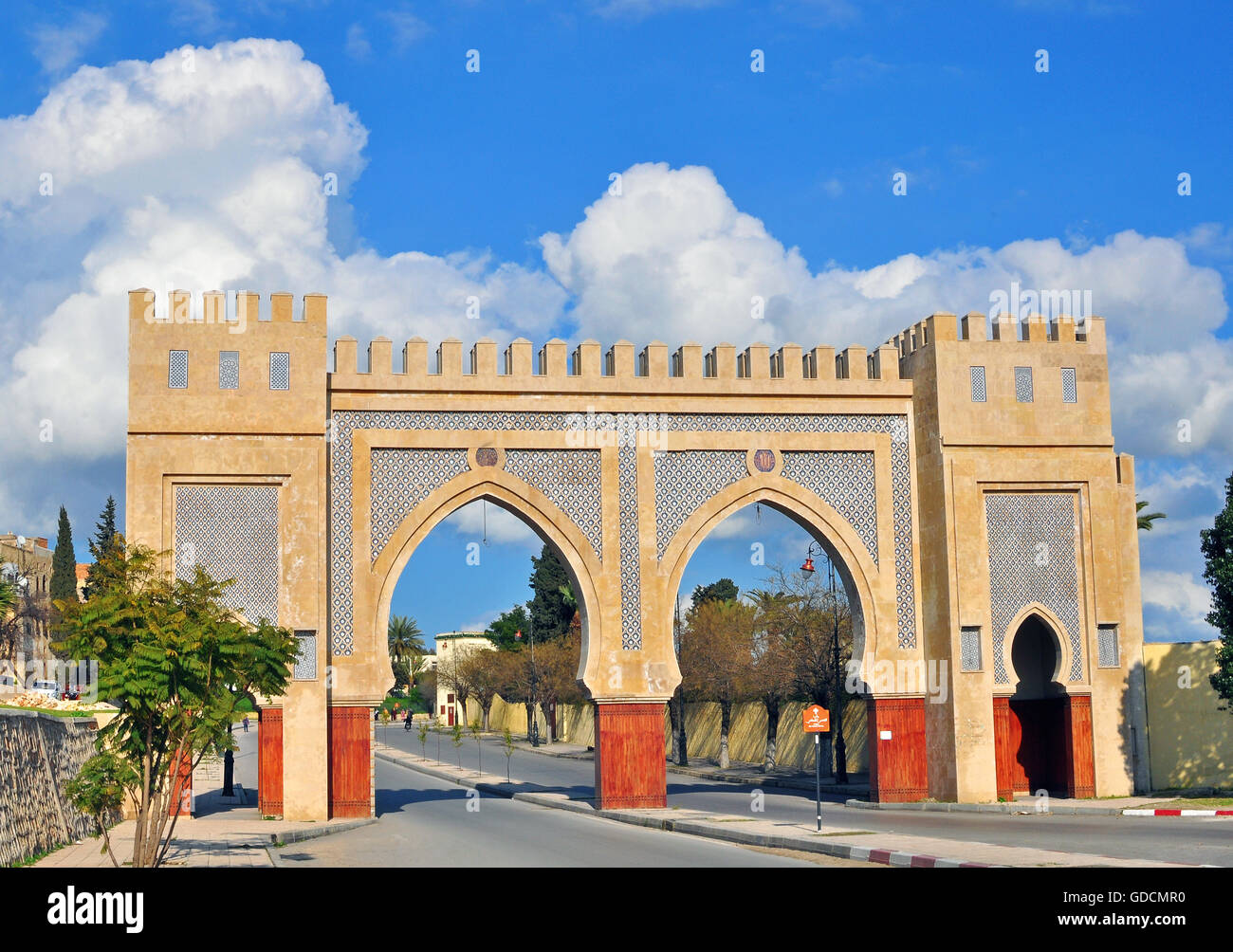 Fes fez morocco gate hi-res stock photography and images - Alamy