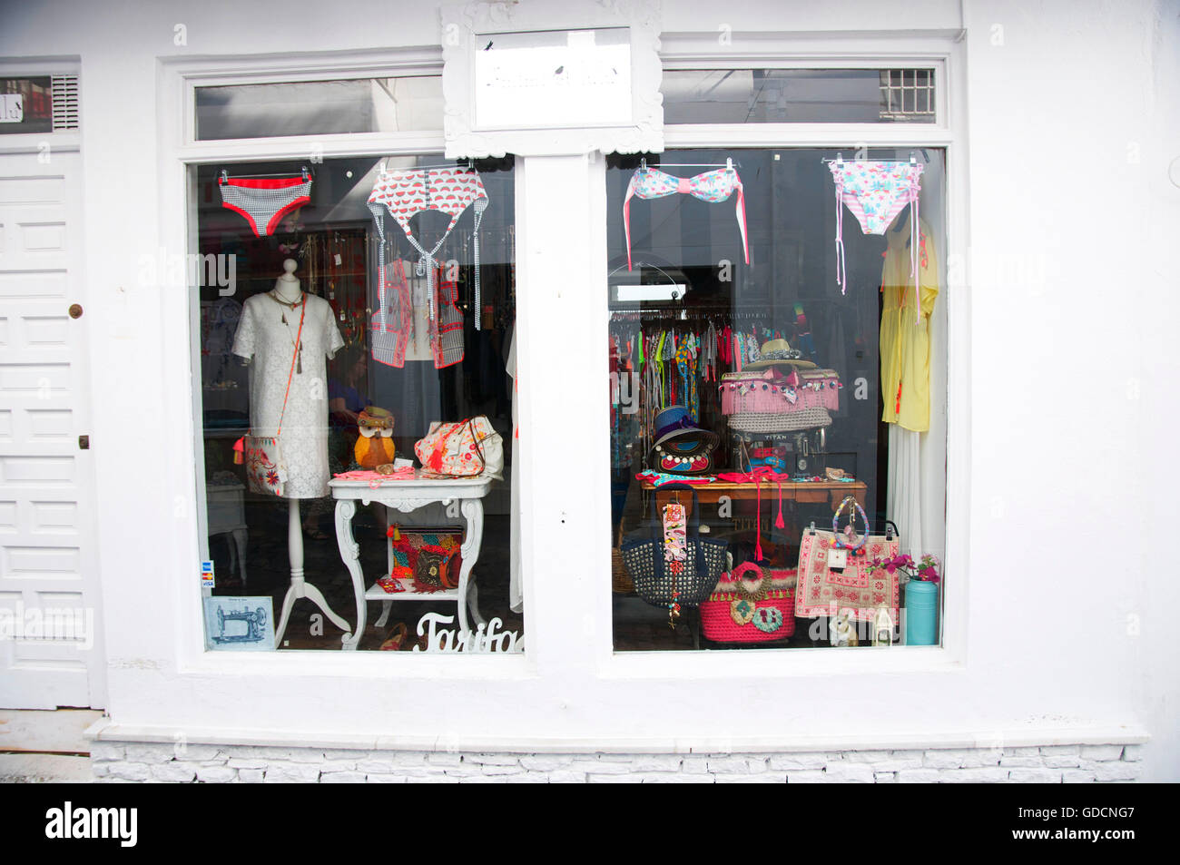 Clothes shop window display Stock Photo - Alamy