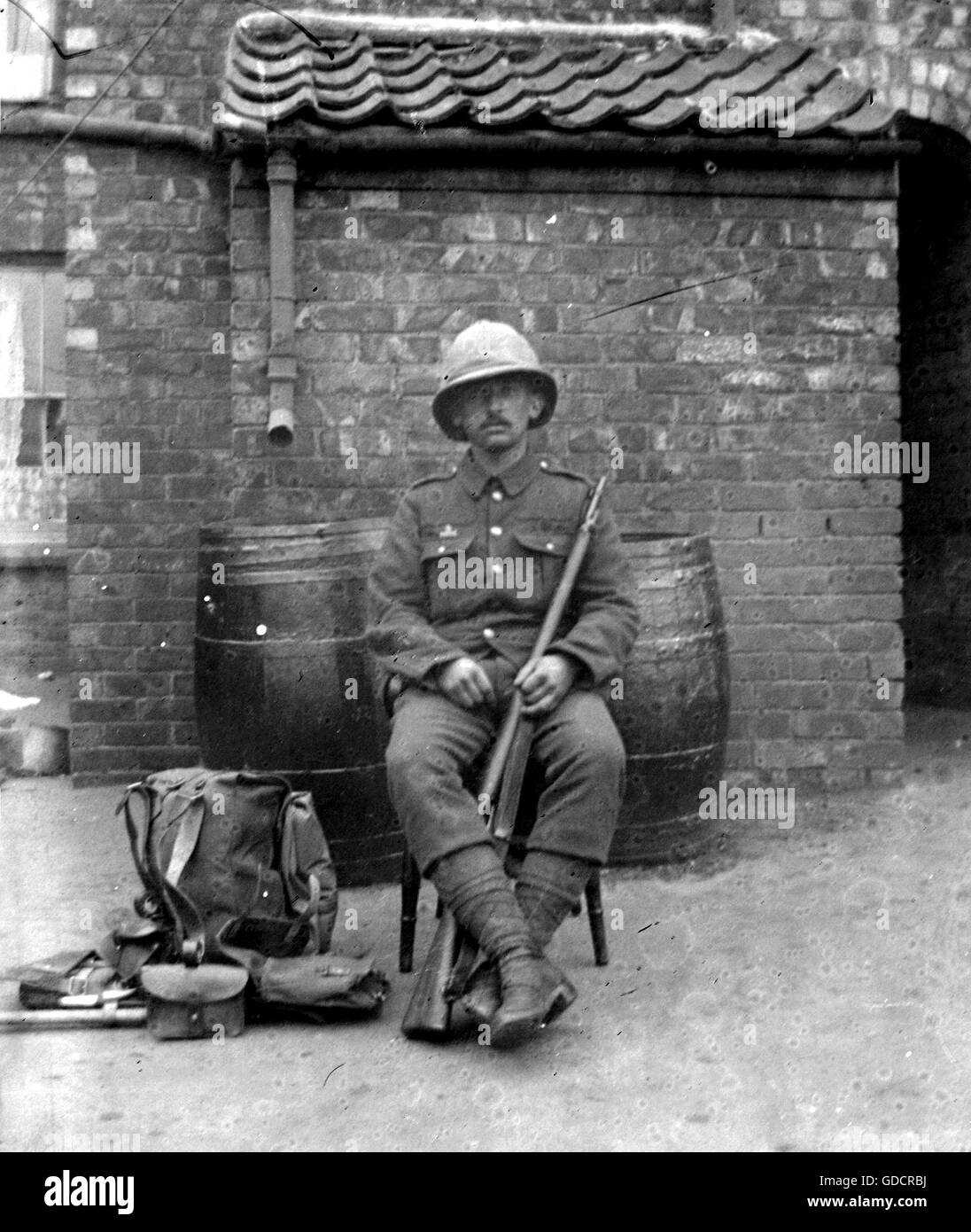 Ww1 british soldier dress uniform hi-res stock photography and images ...