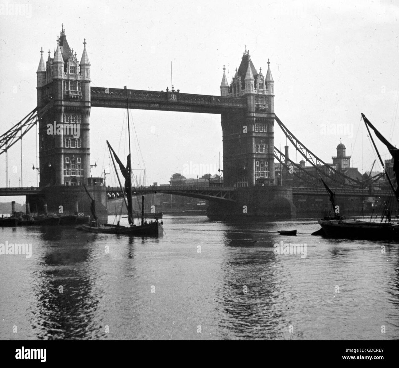 Original london bridge hi-res stock photography and images - Alamy