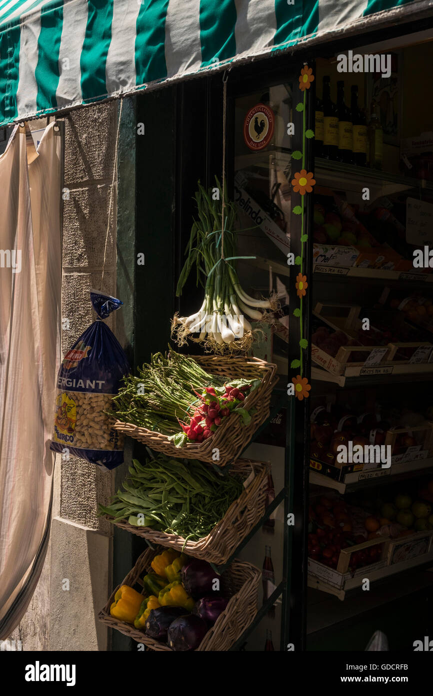 Vegetable shop hi-res stock photography and images - Alamy