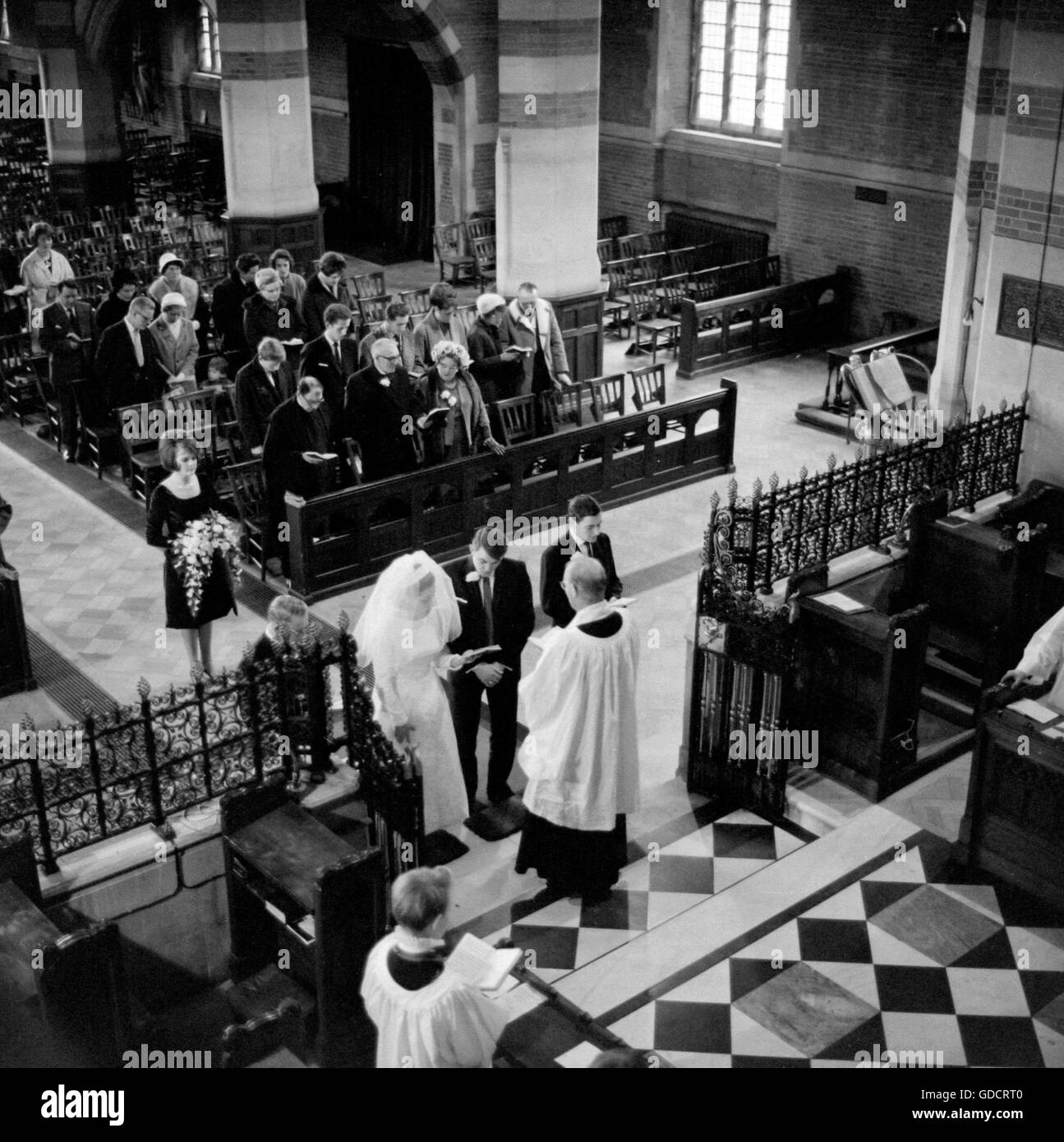 1960s wedding church hi-res stock photography and images - Alamy