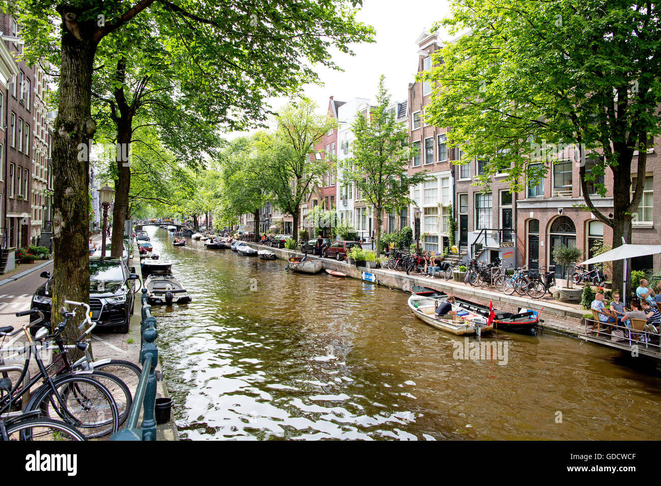 Amsterdam canal boat holiday hi-res stock photography and images - Alamy