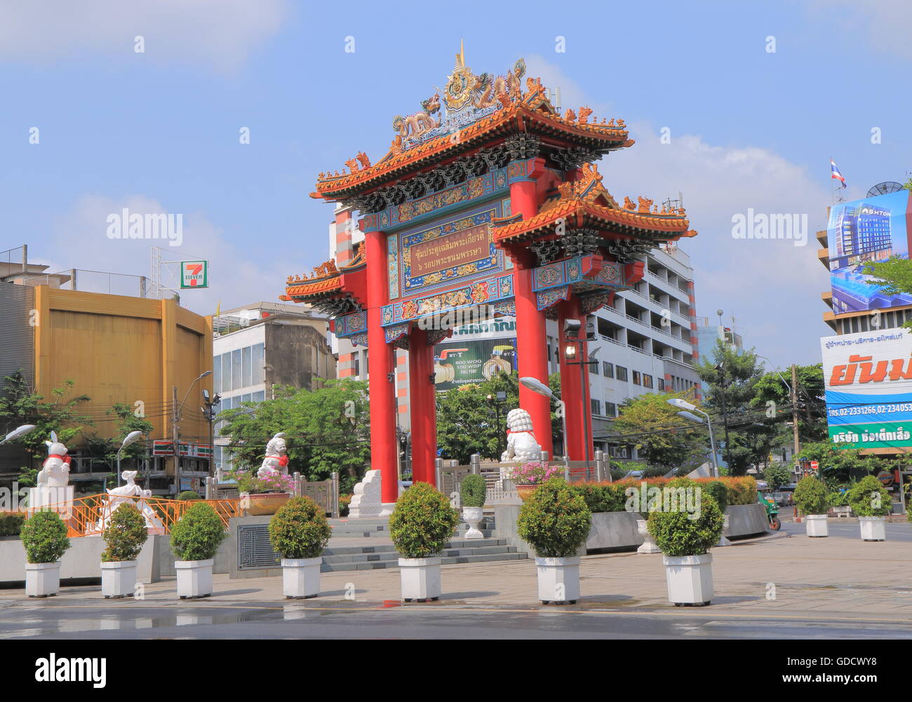 Chinese gate in Chinatown in Bangkok Thailand Stock Photo - Alamy