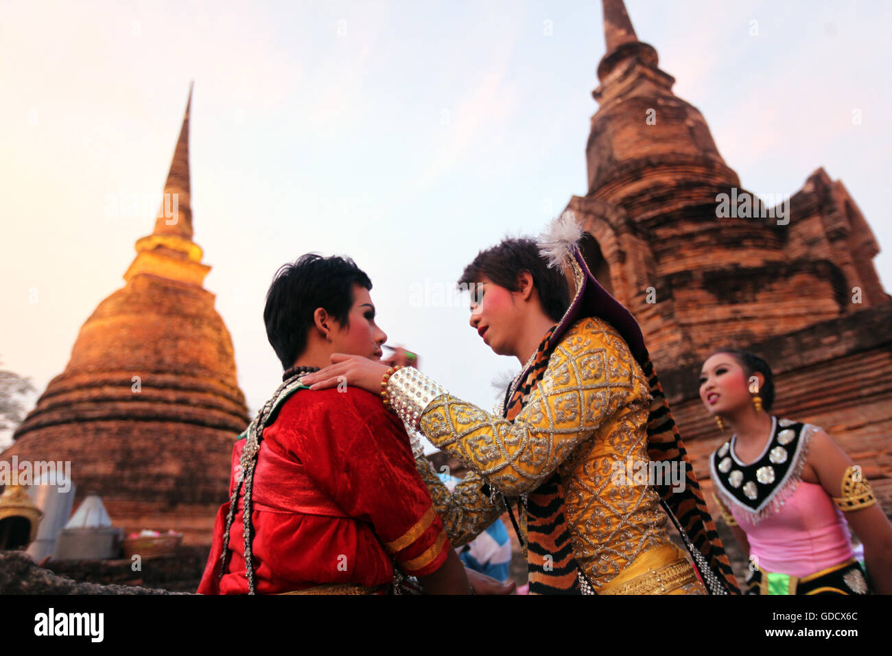 traditional thai dancers at the Wat Sa Si Temple at the Si Satchanalai ...
