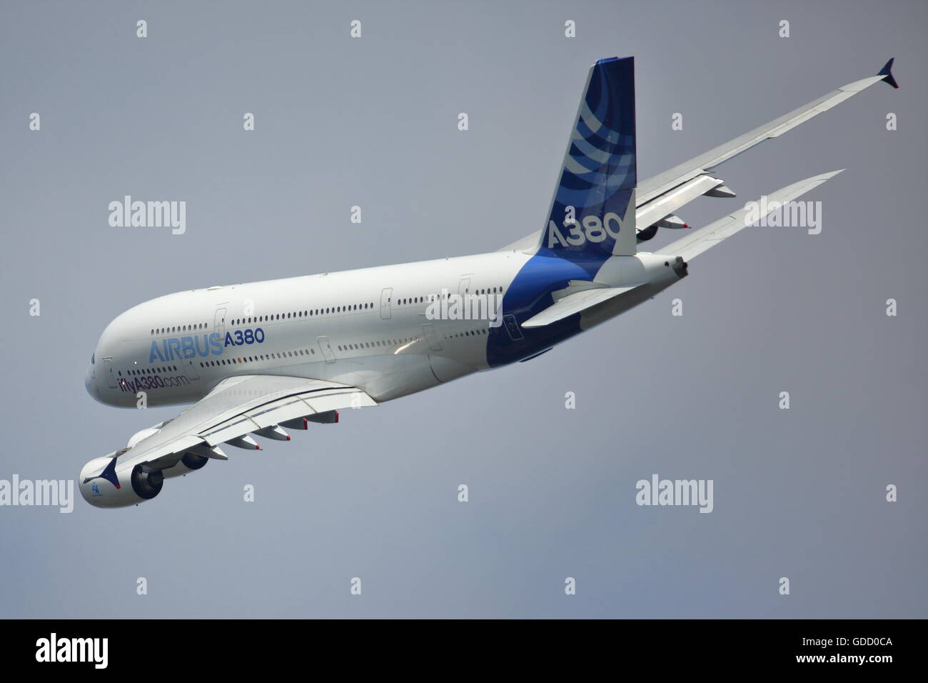 The Airbus A380 F-WWDD displayed its impressive maneuverability at the ...