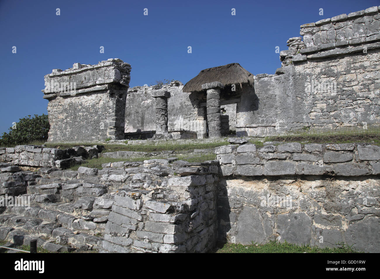 the ancient mayan walled city of tulum mexico Stock Photo - Alamy