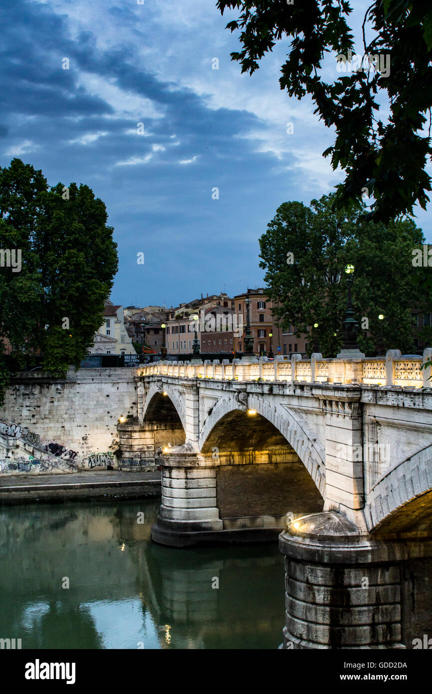 Bridge in Rome Stock Photo - Alamy
