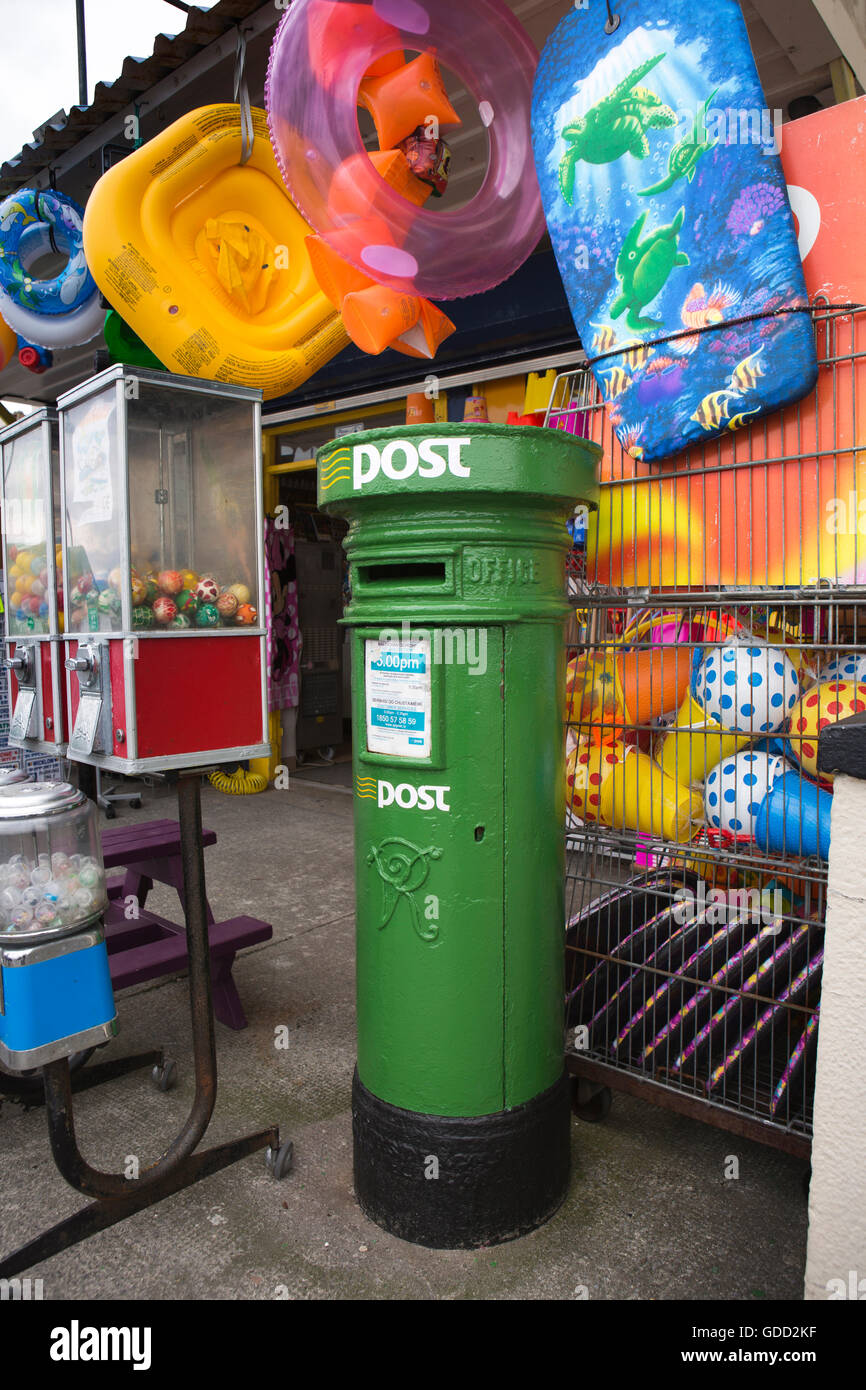 Green pillar box hi-res stock photography and images - Alamy