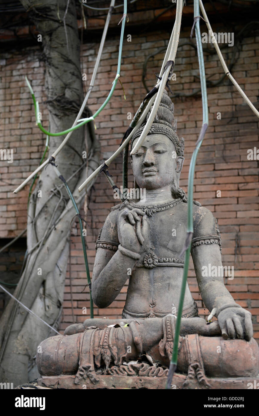 a garden and Buddha terracota of Mr Ban Phor Linag Meuns Terracota Art ...