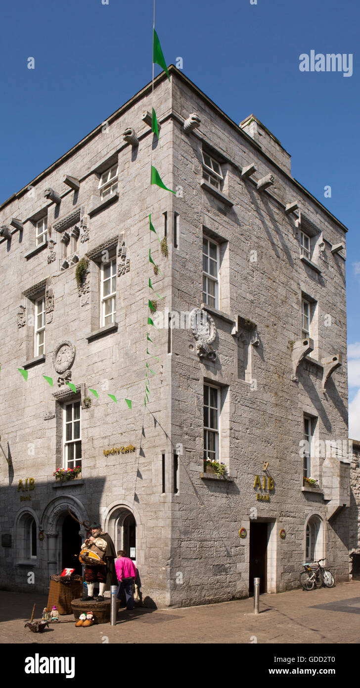 Ireland, Co Galway, Galway, Shop Street, Lynch’s Castle Stock Photo - Alamy