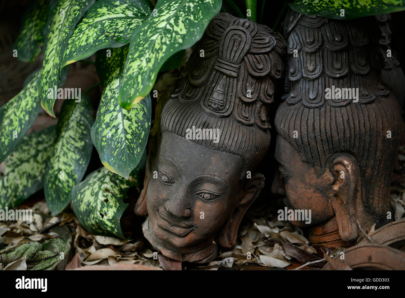 a garden and Buddha terracota of Mr Ban Phor Linag Meuns Terracota Art ...