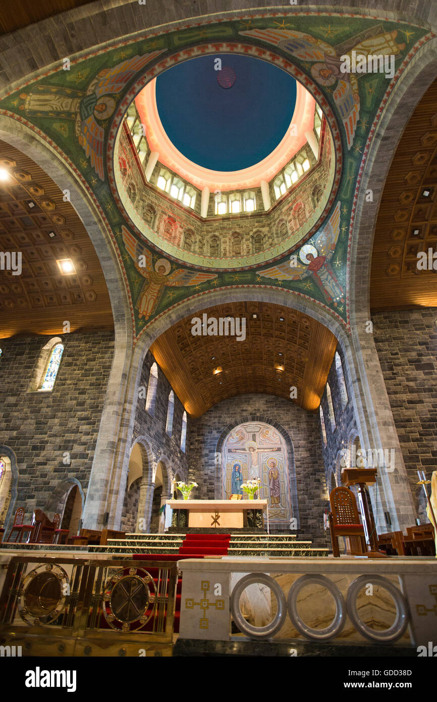 Ireland, Co Galway, Galway, Cathedral, interior, altar, sanctuary dome ...