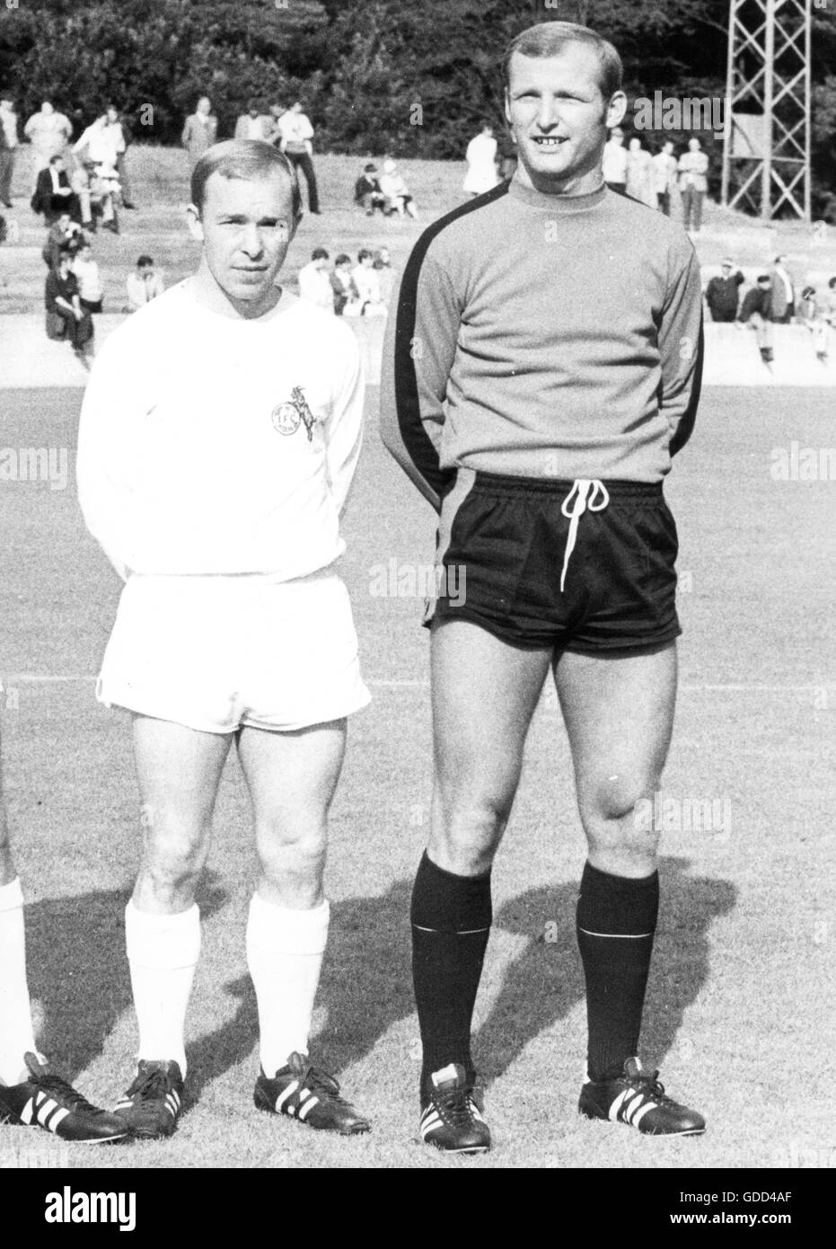 Manglitz, Manfred, * 8.3.1940, German football player, goal keeper of 1 ...