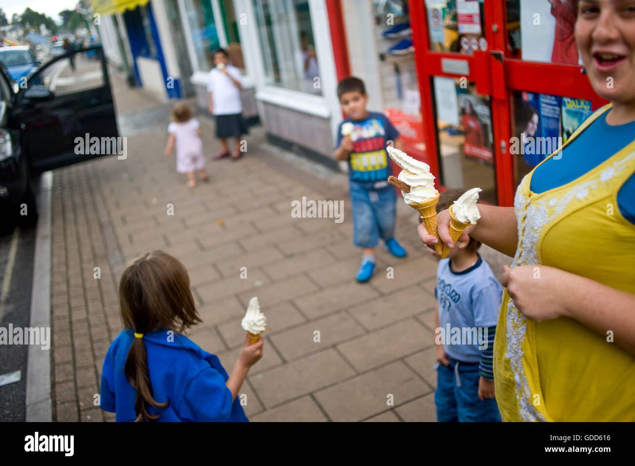 Ron Sutherland AKA Mr Whirly doing his rounds in Honiton, Chard ...
