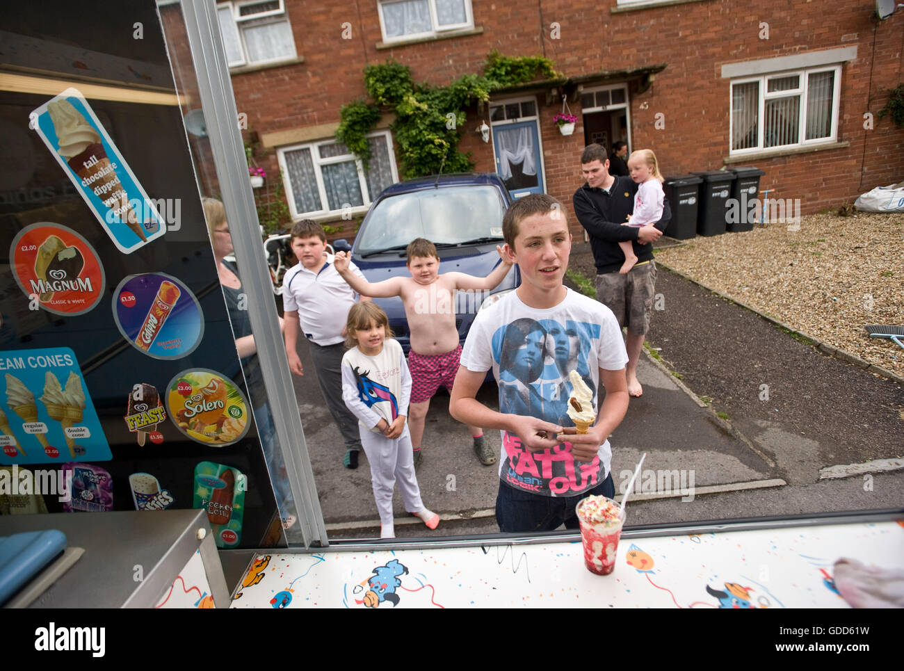 Ron Sutherland AKA Mr Whirly doing his rounds in Honiton, Chard ...
