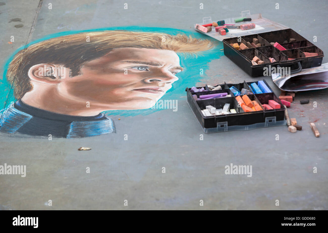 Street artist chalk drawing at Trafalgar Square, London in July Stock ...