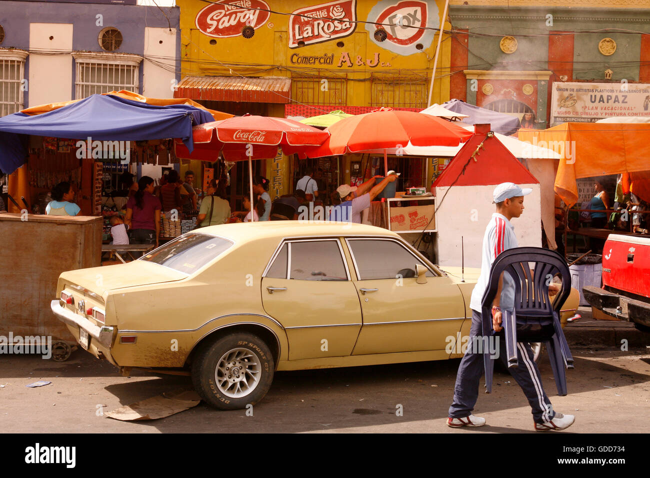 street life in the town of Maracaibo in the west of Venezuela Stock ...