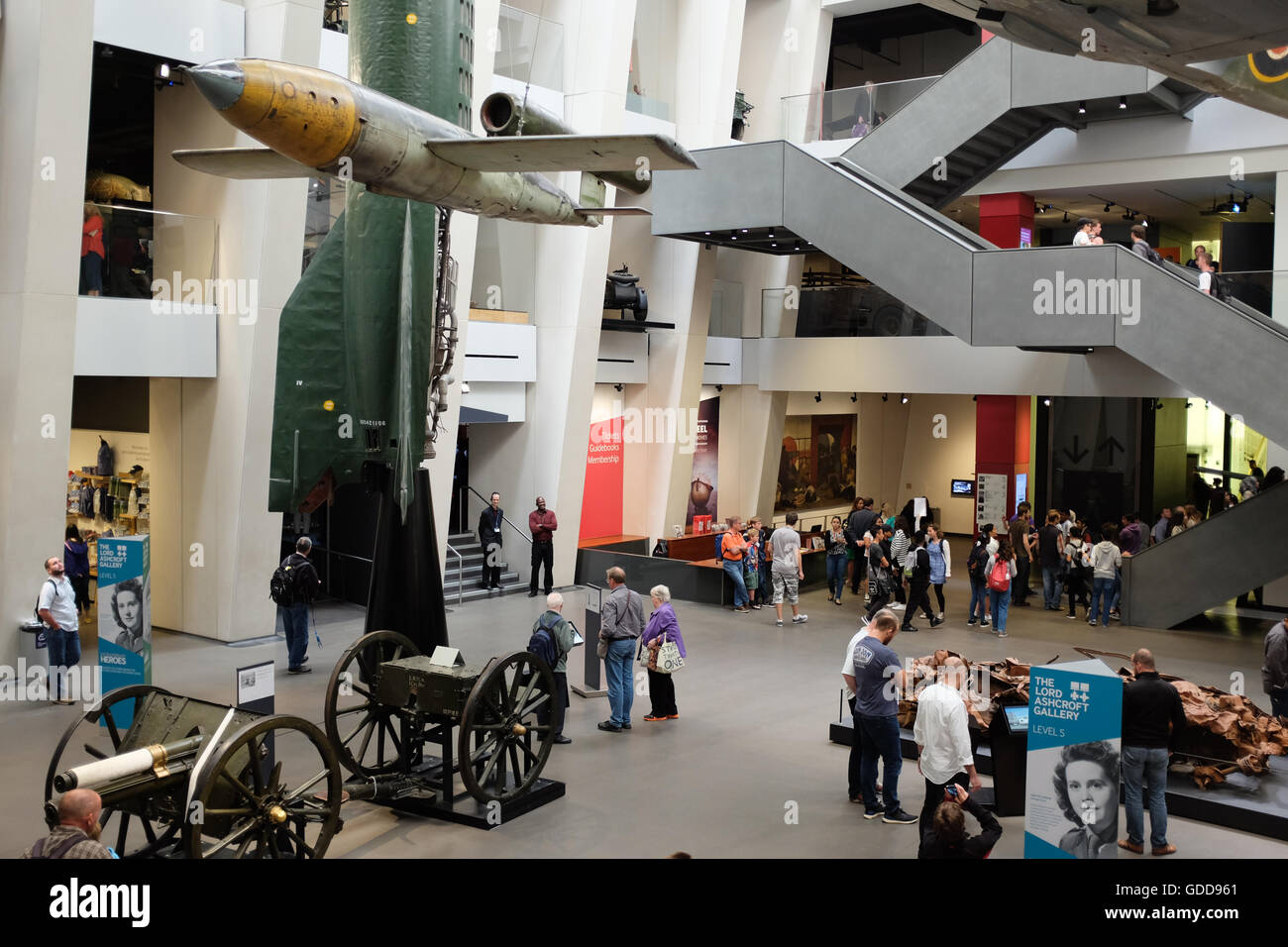 Imperial war museum in london hi-res stock photography and images - Alamy