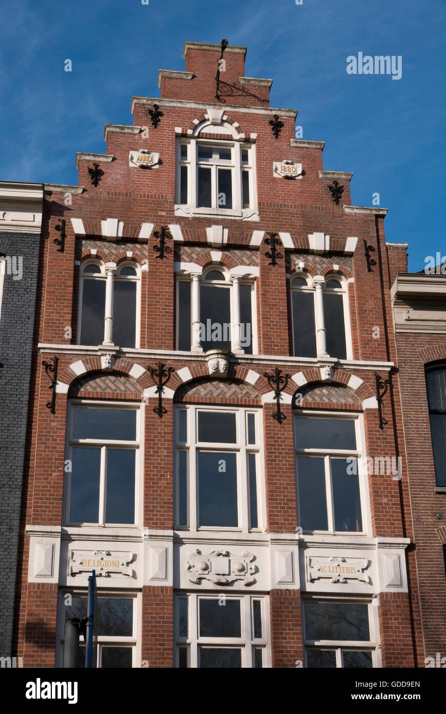 A traditional building in Amsterdam, Holland, Netherlands Stock Photo ...