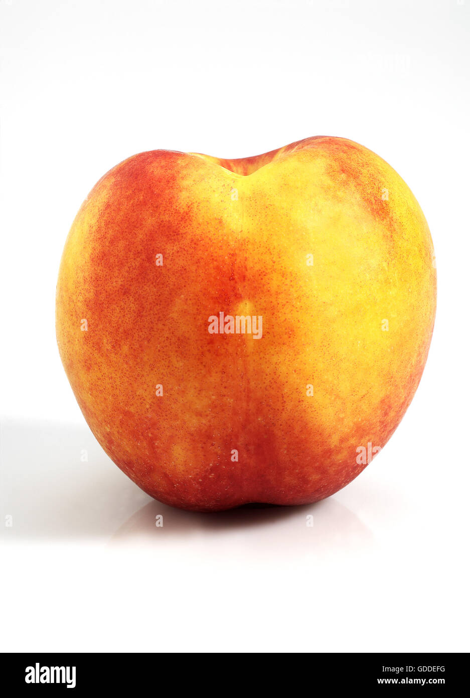NECTARINE FRUIT AGAINST WHITE BACKGROUND Stock Photo - Alamy