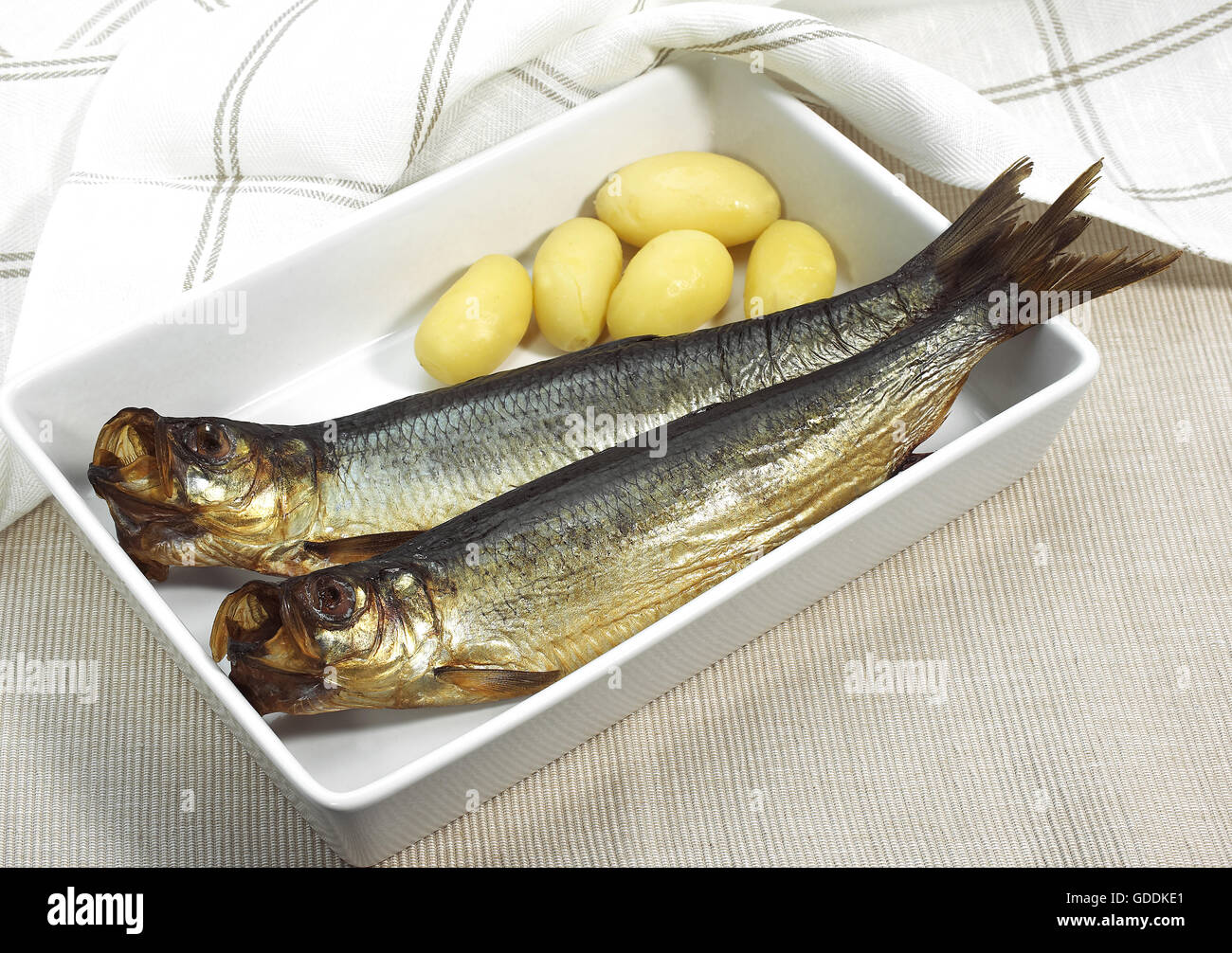 Smoked fishes hi-res stock photography and images - Alamy