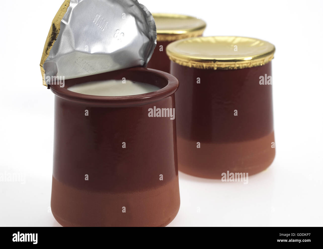 Yoghurt pot yogurt pot hi-res stock photography and images - Alamy