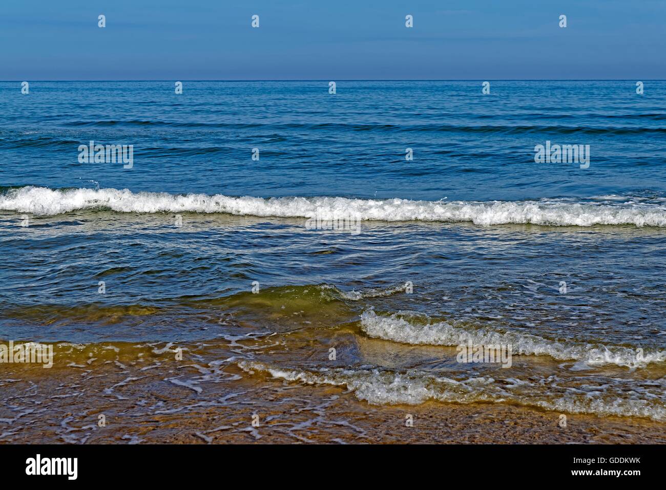 Seashore waves hi-res stock photography and images - Alamy