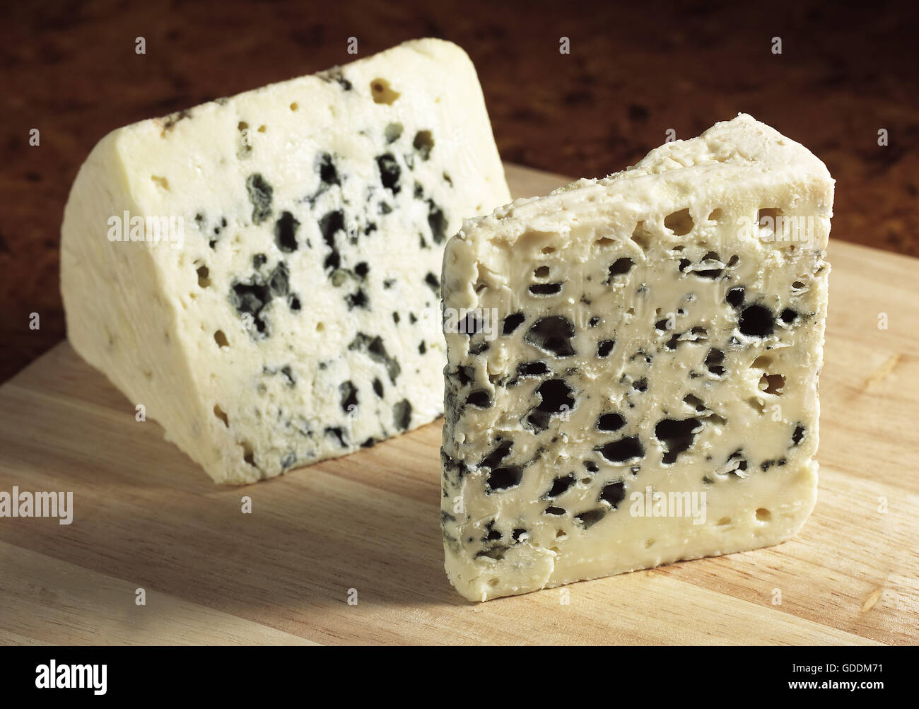 Roquefort cheese hi-res stock photography and images - Alamy