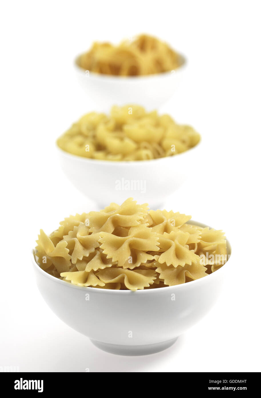 Image of pasta shells hi-res stock photography and images - Alamy