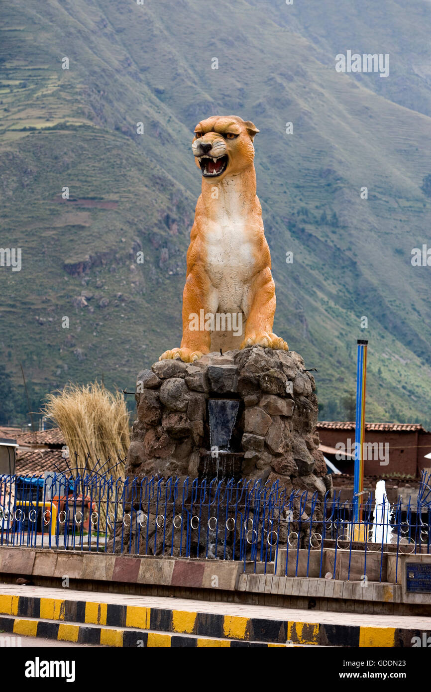 Cougar Statue in Urubamba Village in Peru Stock Photo - Alamy