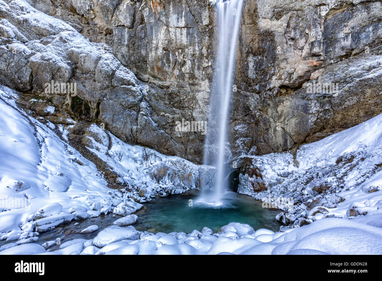 Leuenfall waterfall hi-res stock photography and images - Alamy