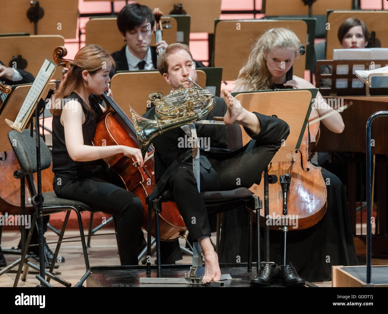 Luebeck, Germany. 14th July, 2016. Horn player Felix Klieser (C ...