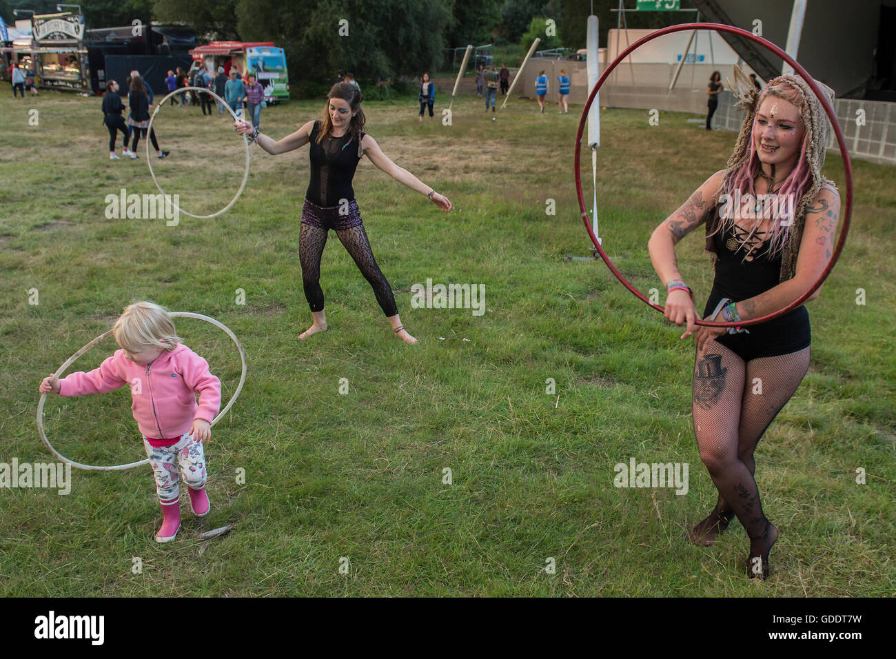 Henham Park, Suffolk, UK. 14th July, 2016. Performers entertain with ...