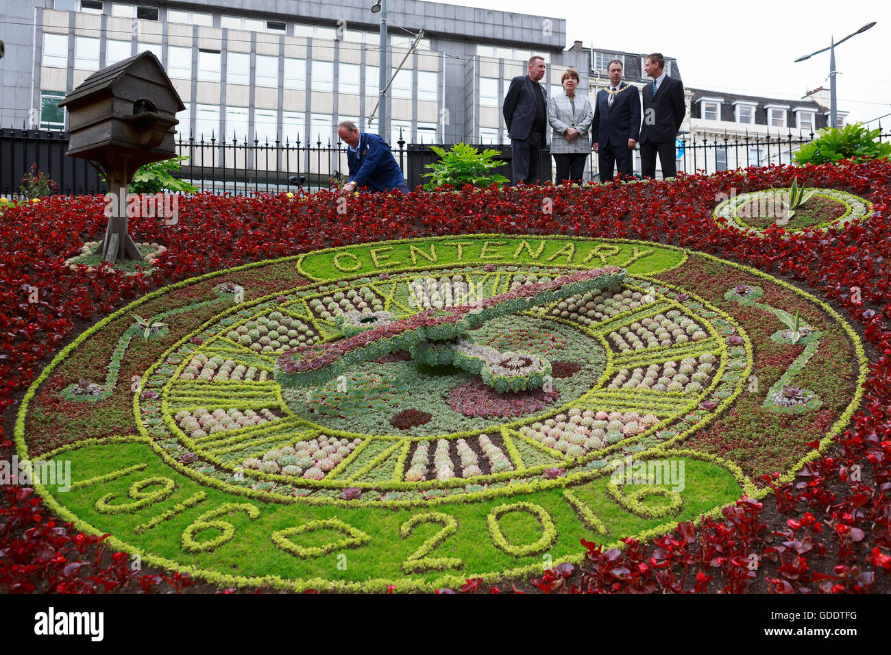 Edinburgh, UK. 15th July, 2016. Council parks staff, officials and ...