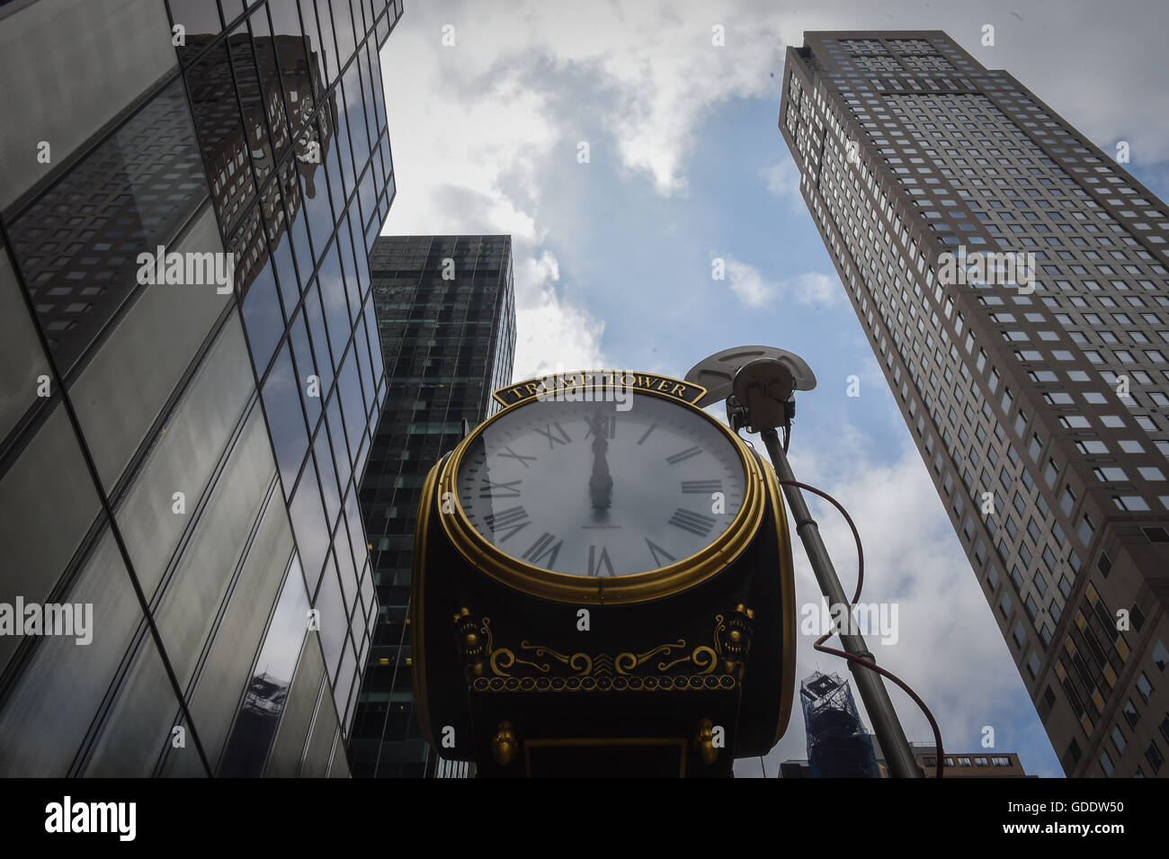 Trump tower clock hi-res stock photography and images - Alamy