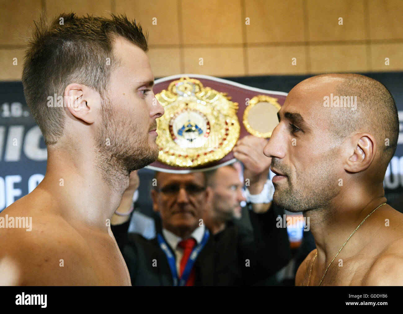 Berlin, Germany. 15th July, 2016. Boxers Tim-Robin Lihaug (L, Norway ...