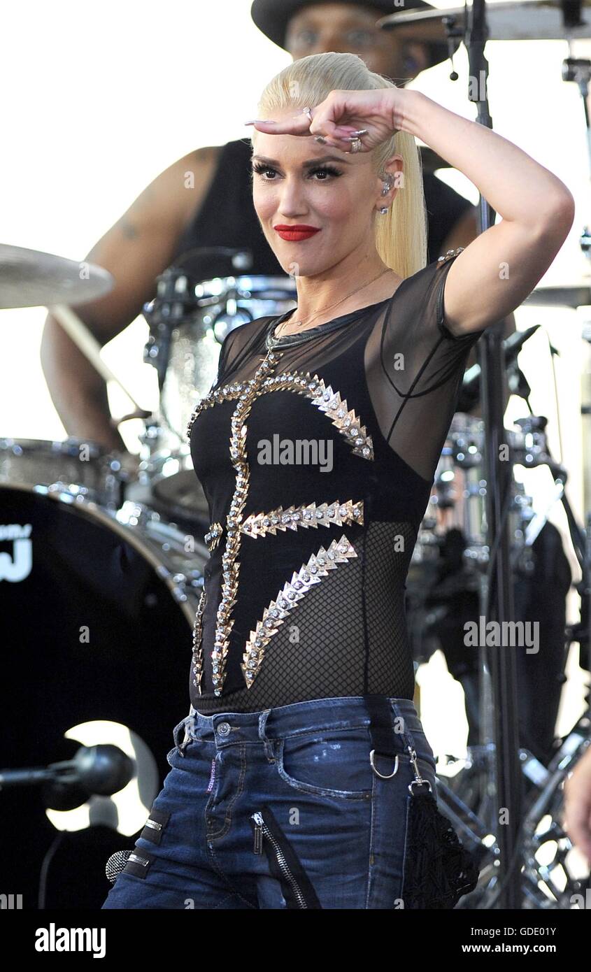 New York, NY, USA. 15th July, 2016. Gwen Stefani on stage for NBC Today ...