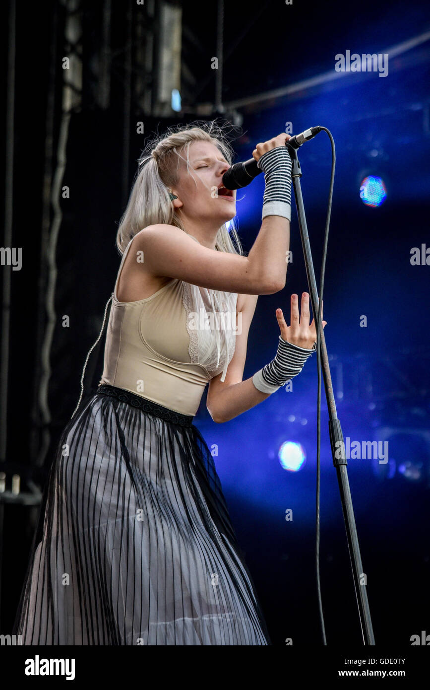 Aurora Singer Stock Photos & Aurora Singer Stock Images - Page 2 - Alamy