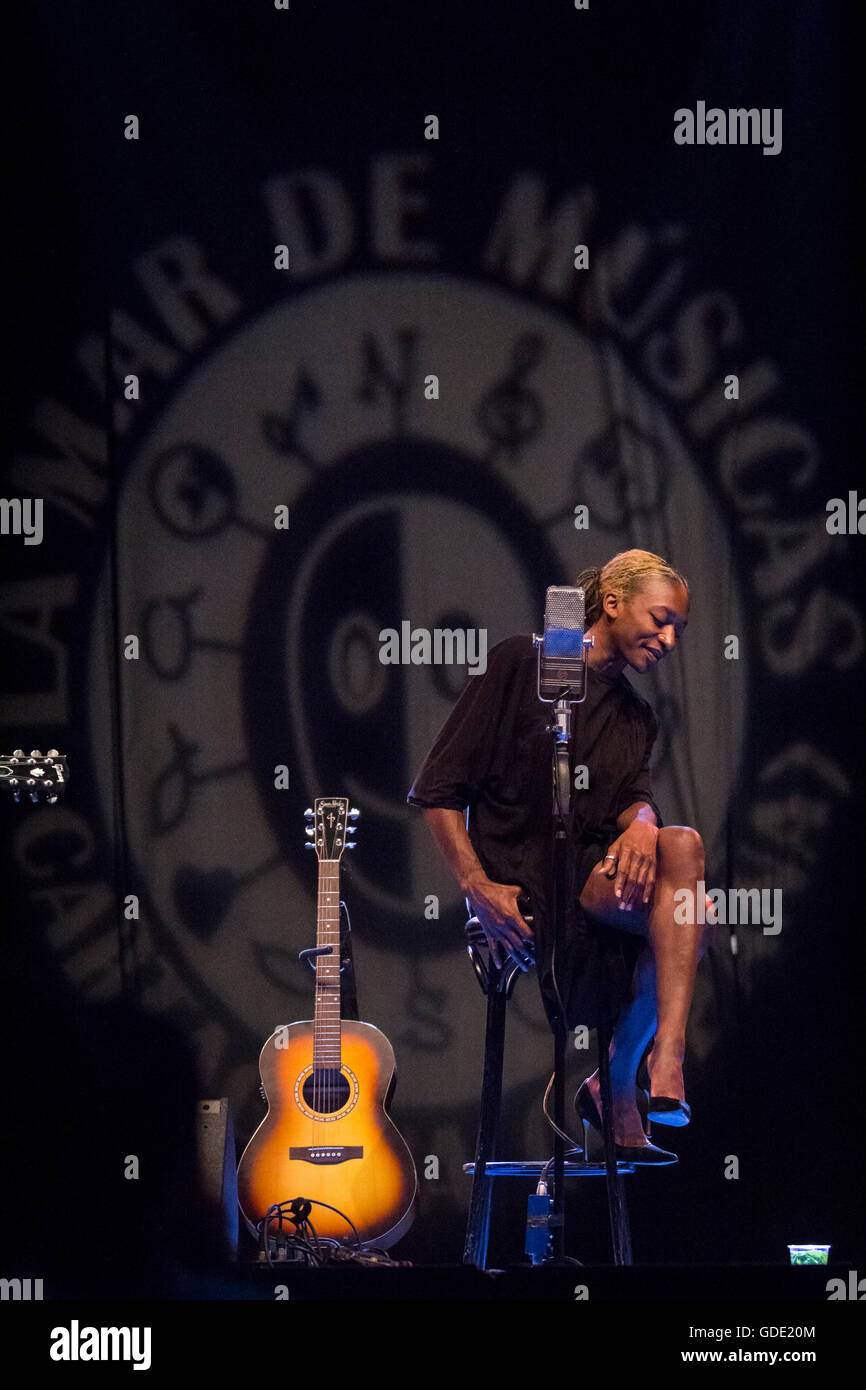 Ni singer hi-res stock photography and images - Alamy